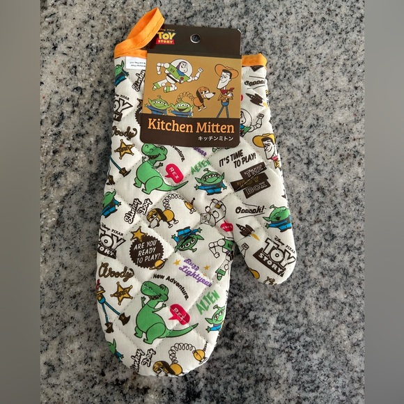 Disney | Kitchen | Nwt Disney Toy Story Kitchen Mitten From Japan ...